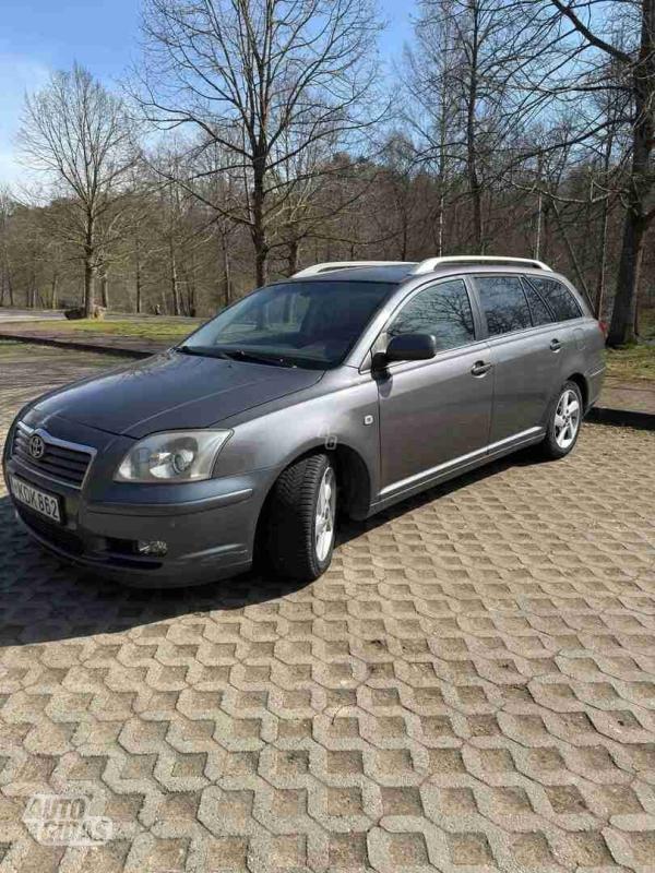 Pelēks Toyota Avensis 2006 Viļņa, ar dzinēja tilpumu 2.20 L un nobraukumu 332 tūkst. km par 2600 €, foto 2 vietnē AUTOMOTO.COM.LV