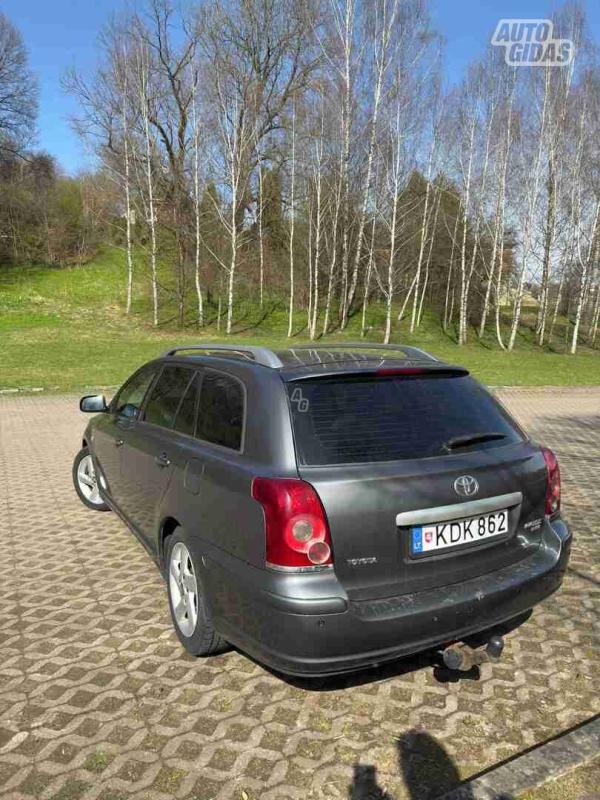 Pelēks Toyota Avensis 2006 Viļņa, ar dzinēja tilpumu 2.20 L un nobraukumu 332 tūkst. km par 2600 €, foto 4 vietnē AUTOMOTO.COM.LV