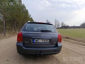 Grey Toyota Avensis 2006 in Valmiera, with an engine capacity of 2.00 L and mileage of 244 thousand km for 1500 €, photo 3 on AUTOMOTO.COM.LV