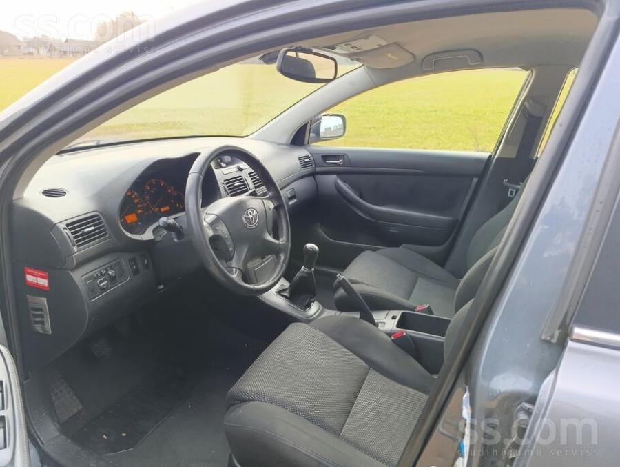 Grey Toyota Avensis 2006 in Valmiera, with an engine capacity of 2.00 L and mileage of 244 thousand km for 1500 €, photo 7 on AUTOMOTO.COM.LV