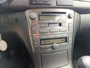 Grey Toyota Avensis 2006 in Valmiera, with an engine capacity of 2.00 L and mileage of 244 thousand km for 1500 €, photo 9 on AUTOMOTO.COM.LV