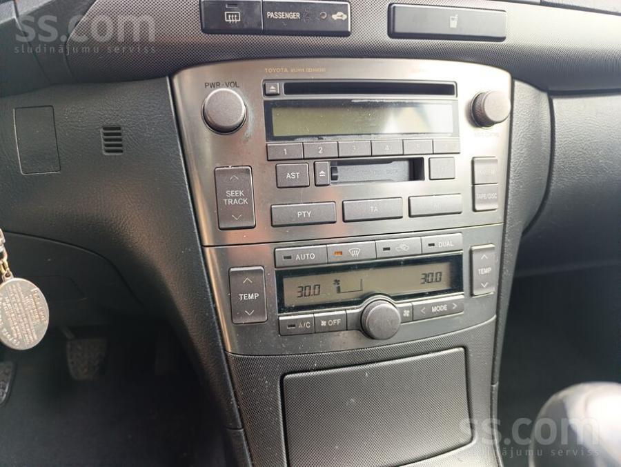 Grey Toyota Avensis 2006 in Valmiera, with an engine capacity of 2.00 L and mileage of 244 thousand km for 1500 €, photo 9 on AUTOMOTO.COM.LV