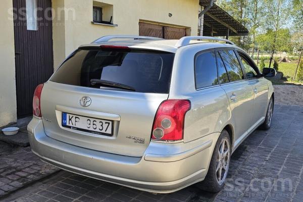 Серый Тойота Авенсис 2006 в Елгава, объемом двигателя 2.20 л и пробегом 347 тыс. км за 800 €, фото 3 на AUTOMOTO.COM.LV
