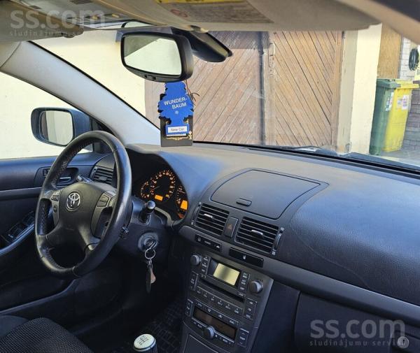 Серый Тойота Авенсис 2006 в Елгава, объемом двигателя 2.20 л и пробегом 347 тыс. км за 800 €, фото 5 на AUTOMOTO.COM.LV