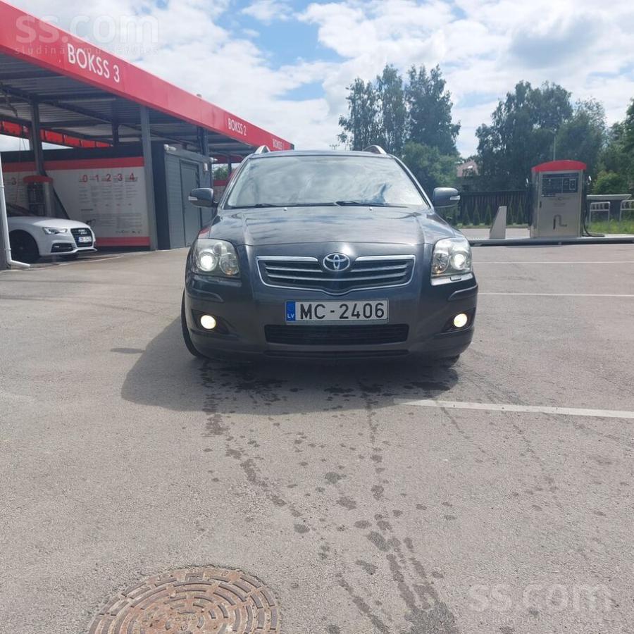 Pelēks Toyota Avensis 2006 Bauska, ar dzinēja tilpumu 2.20 L un nobraukumu 348 tūkst. km par 1850 €, foto 3 vietnē AUTOMOTO.COM.LV
