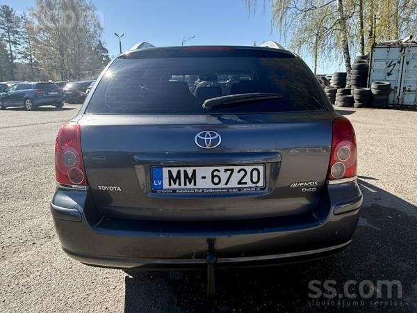 Grey Toyota Avensis 2006 in Riga, with an engine capacity of 2.00 L and mileage of 0 thousand km for 2350 €, photo 5 on AUTOMOTO.COM.LV