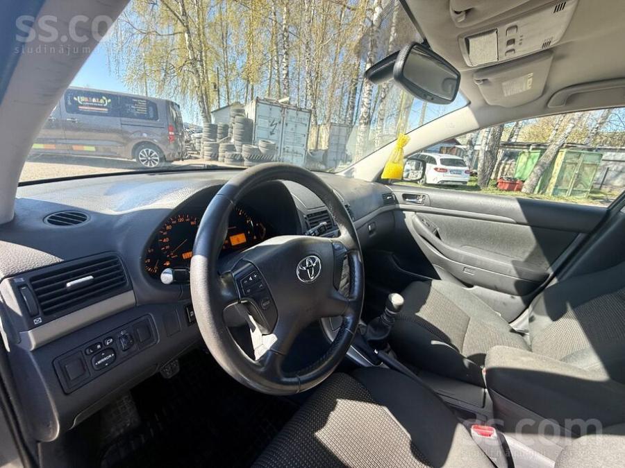 Grey Toyota Avensis 2006 in Riga, with an engine capacity of 2.00 L and mileage of 0 thousand km for 2350 €, photo 14 on AUTOMOTO.COM.LV