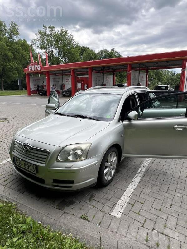 Pelēks Toyota Avensis 2006 Rīga, ar dzinēja tilpumu 2.20 L un nobraukumu 294 tūkst. km par 1700 €, foto 3 vietnē AUTOMOTO.COM.LV