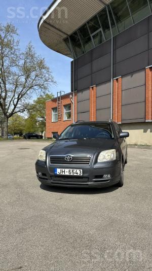 Pelēks Toyota Avensis 2006 Jūrmala, ar dzinēja tilpumu 2.20 L un nobraukumu 355 tūkst. km par 1200 €, foto  vietnē AUTOMOTO.COM.LV