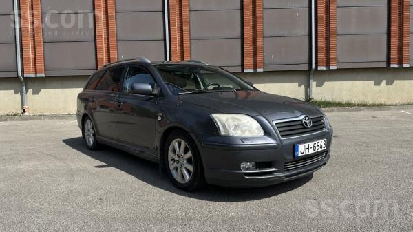 Серый Тойота Авенсис 2006 в Юрмала, объемом двигателя 2.20 л и пробегом 355 тыс. км за 1200 €, фото 2 на AUTOMOTO.COM.LV