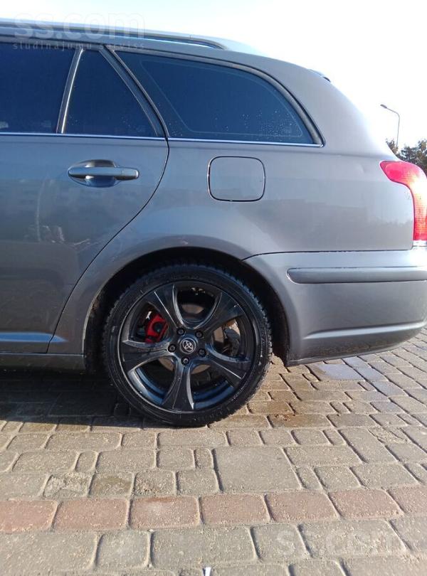 Pelēks Toyota Avensis 2006 Rīga, ar dzinēja tilpumu 2.20 L un nobraukumu 432 tūkst. km par 1300 €, foto 3 vietnē AUTOMOTO.COM.LV