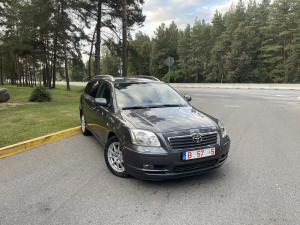 Pelēks Toyota Avensis 2006 Rīga, ar dzinēja tilpumu 2.20 L un nobraukumu 237 tūkst. km par 1000 €, foto 3 vietnē AUTOMOTO.COM.LV