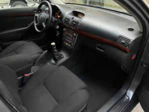 Pelēks Toyota Avensis 2006 Rīga, ar dzinēja tilpumu 2.20 L un nobraukumu 237 tūkst. km par 1000 €, foto 11 vietnē AUTOMOTO.COM.LV