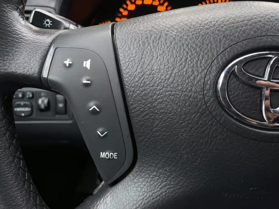 Pelēks Toyota Avensis 2006 Rīga, ar dzinēja tilpumu 2.20 L un nobraukumu 237 tūkst. km par 1000 €, foto 20 vietnē AUTOMOTO.COM.LV