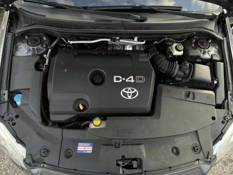 Pelēks Toyota Avensis 2006 Rīga, ar dzinēja tilpumu 2.20 L un nobraukumu 237 tūkst. km par 1000 €, foto 25 vietnē AUTOMOTO.COM.LV