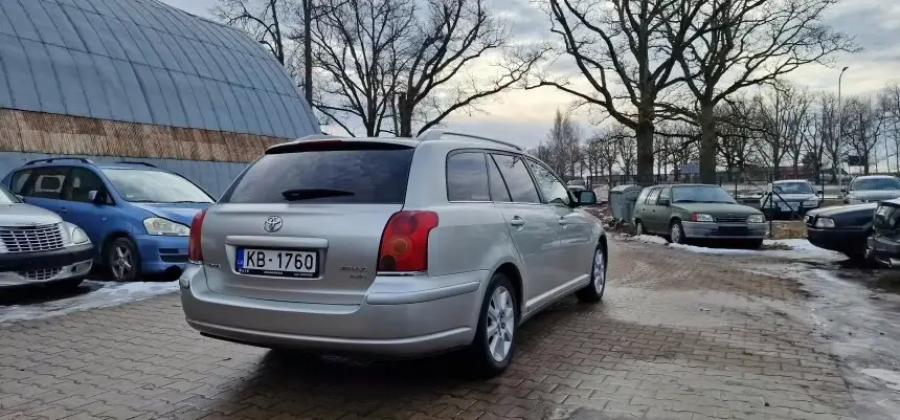 Серый Тойота Авенсис 2006 в Валмиера, объемом двигателя 2.20 л и пробегом 360 тыс. км за 1800 €, фото 4 на AUTOMOTO.COM.LV