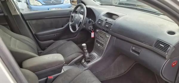 Pelēks Toyota Avensis 2006 Valmiera, ar dzinēja tilpumu 2.20 L un nobraukumu 360 tūkst. km par 1800 €, foto 9 vietnē AUTOMOTO.COM.LV