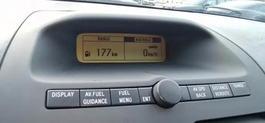 Серый Тойота Авенсис 2006 в Валмиера, объемом двигателя 2.20 л и пробегом 360 тыс. км за 1800 €, фото 16 на AUTOMOTO.COM.LV