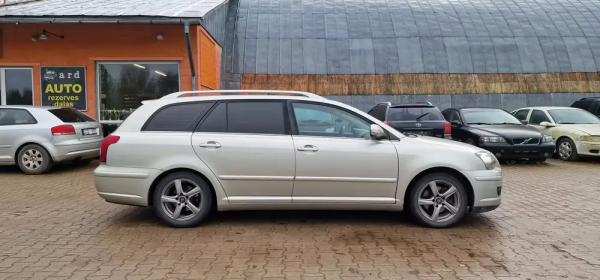 Pelēks Toyota Avensis 2006 Valmiera, ar dzinēja tilpumu 2.20 L un nobraukumu 457 tūkst. km par 1500 €, foto 2 vietnē AUTOMOTO.COM.LV