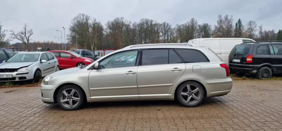 Серый Тойота Авенсис 2006 в Валмиера, объемом двигателя 2.20 л и пробегом 457 тыс. км за 1500 €, фото 6 на AUTOMOTO.COM.LV