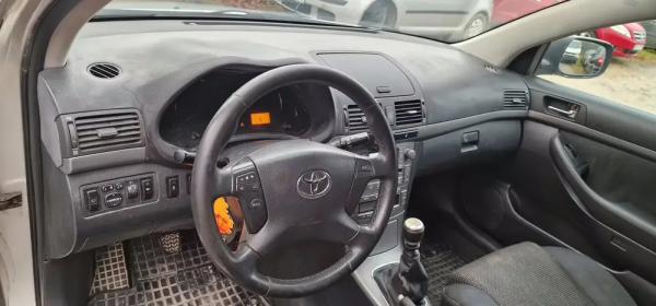 Серый Тойота Авенсис 2006 в Валмиера, объемом двигателя 2.20 л и пробегом 457 тыс. км за 1500 €, фото 8 на AUTOMOTO.COM.LV