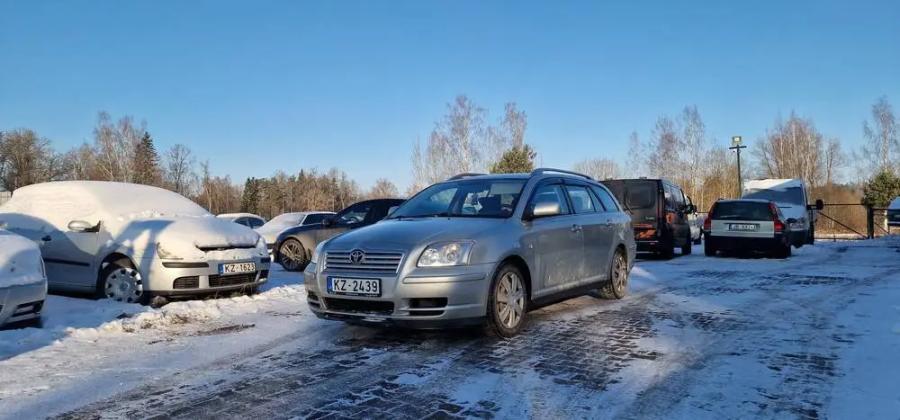 Серый Тойота Авенсис 2006 в Валмиера, объемом двигателя 2.00 л и пробегом 408 тыс. км за 1400 €, фото 7 на AUTOMOTO.COM.LV