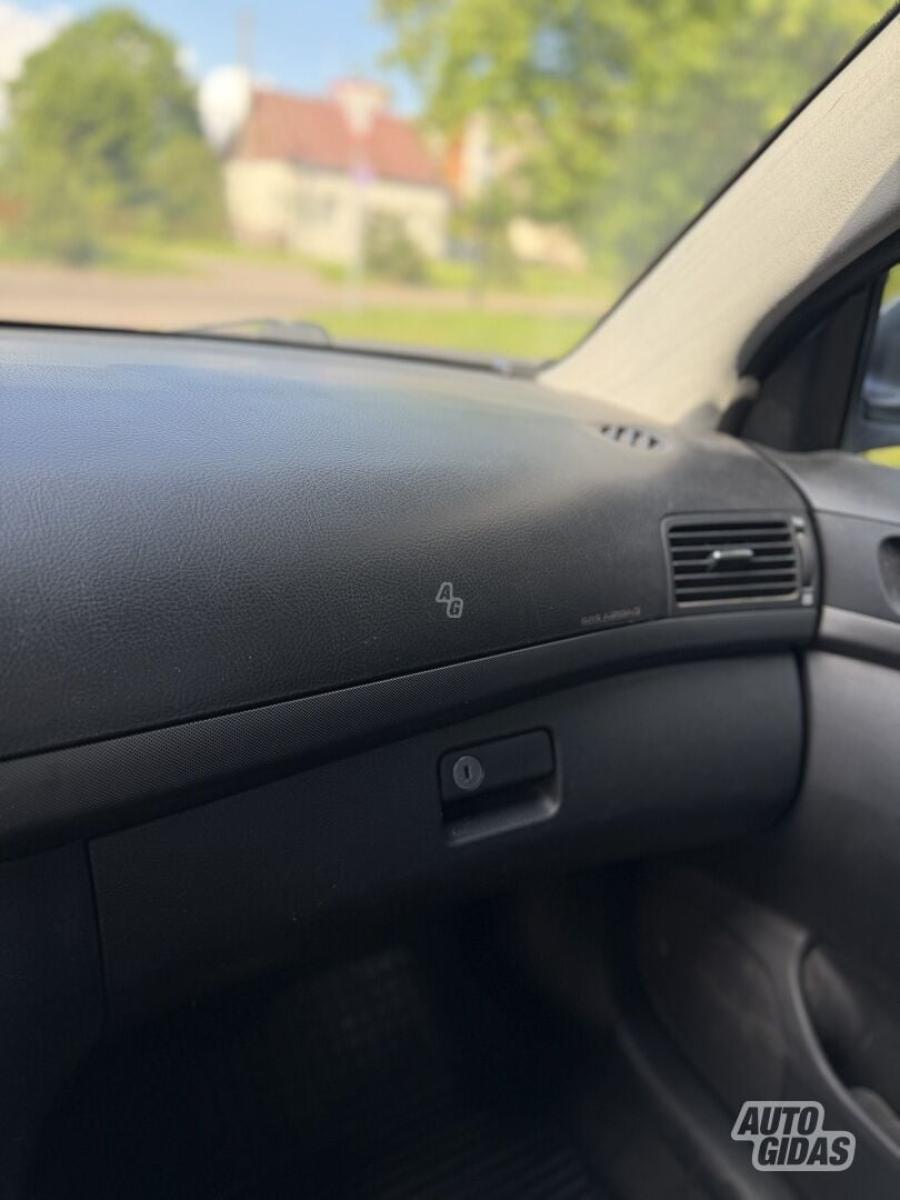 Pelēks Toyota Avensis 2006 Kauņa, ar dzinēja tilpumu 2.00 L un nobraukumu 286 tūkst. km par 1050 €, foto 24 vietnē AUTOMOTO.COM.LV