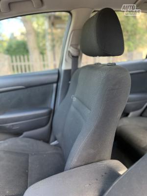 Pelēks Toyota Avensis 2006 Kauņa, ar dzinēja tilpumu 2.00 L un nobraukumu 286 tūkst. km par 1050 €, foto 25 vietnē AUTOMOTO.COM.LV