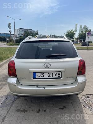 Pelēks Toyota Avensis 2006 Rīga, ar dzinēja tilpumu 2.00 L un nobraukumu 320 tūkst. km par 1000 €, foto 5 vietnē AUTOMOTO.COM.LV