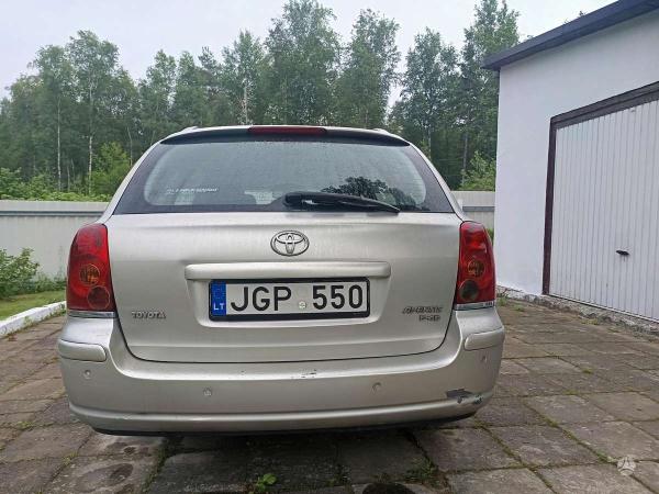 Pelēks Toyota Avensis 2006 Viļņa, ar dzinēja tilpumu 2.23 L un nobraukumu 310 tūkst. km par 1600 €, foto 2 vietnē AUTOMOTO.COM.LV