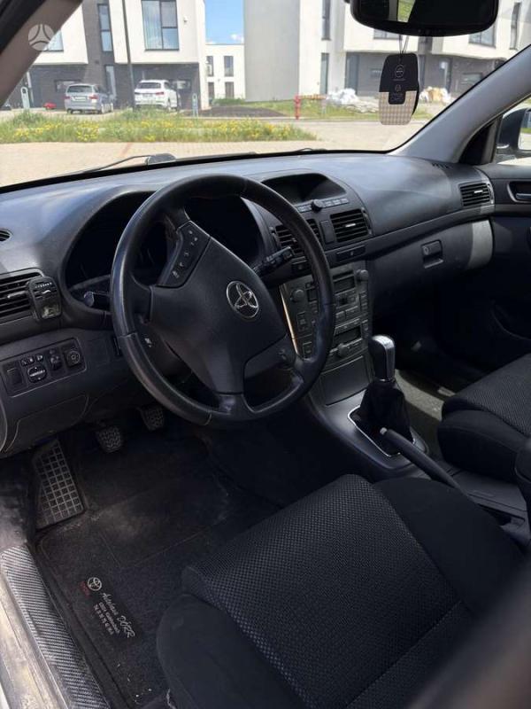 Pelēks Toyota Avensis 2006 Viļņa, ar dzinēja tilpumu 1.79 L un nobraukumu 320 tūkst. km par 1200 €, foto 7 vietnē AUTOMOTO.COM.LV