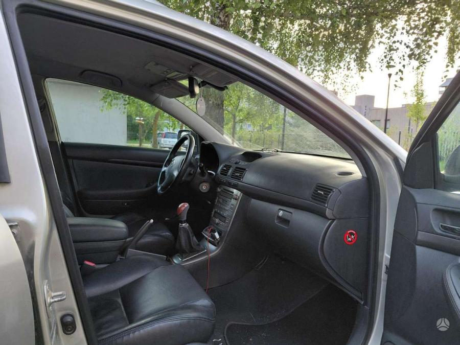 Серый Тойота Авенсис 2006 в Вильнюс, объемом двигателя 2.00 л и пробегом 380 тыс. км за 1200 €, фото 6 на AUTOMOTO.COM.LV