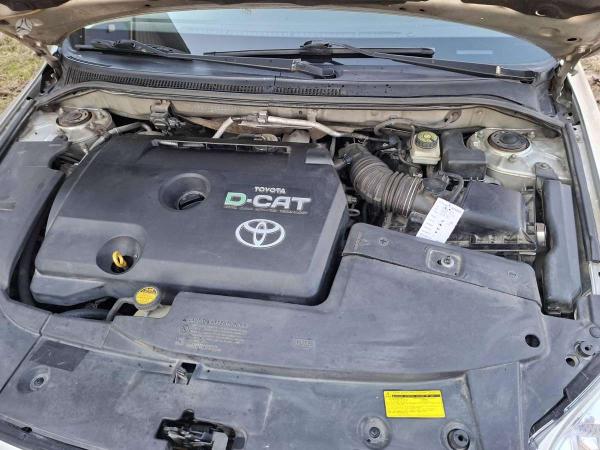 Grey Toyota Avensis 2006 in Birstonas, with an engine capacity of 2.23 L and mileage of 269 thousand km for 1350 €, photo 10 on AUTOMOTO.COM.LV