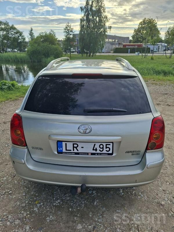 Pelēks Toyota Avensis 2006 Liepāja, ar dzinēja tilpumu 2.20 L un nobraukumu 353 tūkst. km par 1650 €, foto 3 vietnē AUTOMOTO.COM.LV