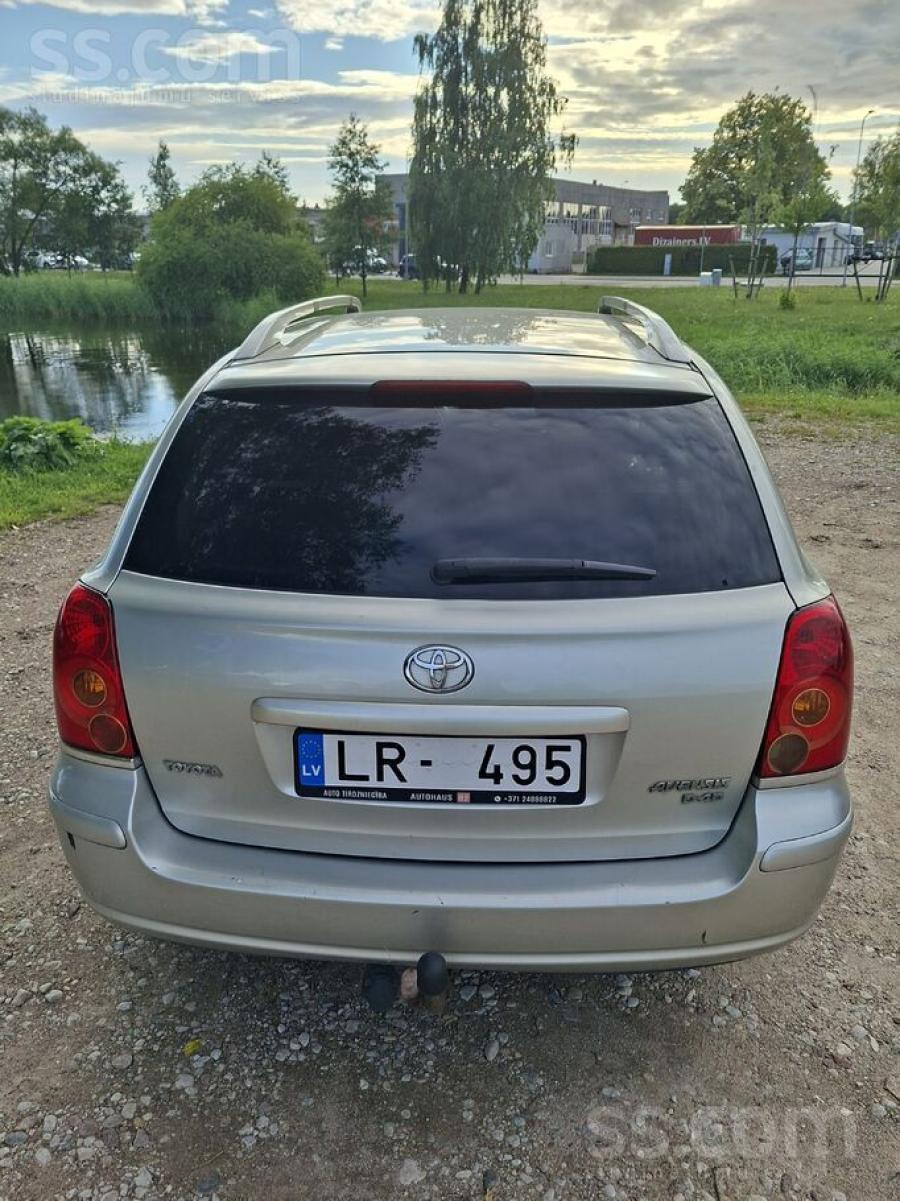 Grey Toyota Avensis 2006 in Liepaja, with an engine capacity of 2.20 L and mileage of 353 thousand km for 1650 €, photo 4 on AUTOMOTO.COM.LV