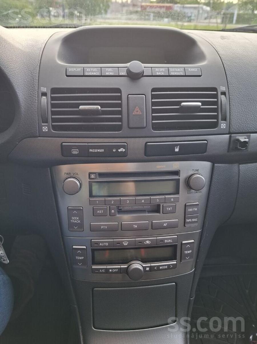 Grey Toyota Avensis 2006 in Liepaja, with an engine capacity of 2.20 L and mileage of 353 thousand km for 1650 €, photo 7 on AUTOMOTO.COM.LV