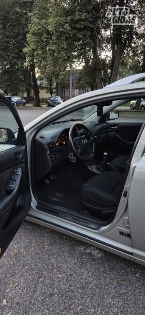 Серый Тойота Авенсис 2006 в Алитус, объемом двигателя 2.20 л и пробегом 351 тыс. км за 1450 €, фото 12 на AUTOMOTO.COM.LV