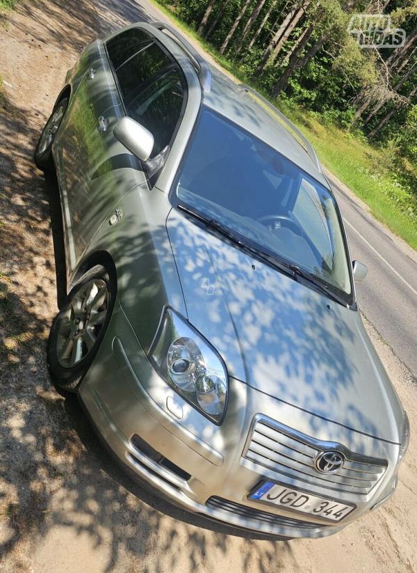 Grey Toyota Avensis 2006 in Vilnius, with an engine capacity of 2.20 L and mileage of 400 thousand km for 1400 €, photo 1 on AUTOMOTO.COM.LV