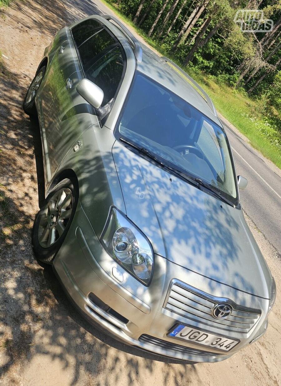 Серый Тойота Авенсис 2006 в Вильнюс, объемом двигателя 2.20 л и пробегом 400 тыс. км за 1400 €, фото 1 на AUTOMOTO.COM.LV