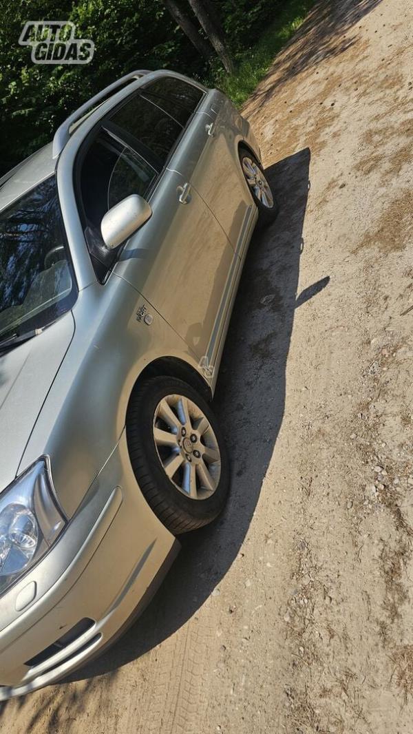 Grey Toyota Avensis 2006 in Vilnius, with an engine capacity of 2.20 L and mileage of 400 thousand km for 1400 €, photo 6 on AUTOMOTO.COM.LV