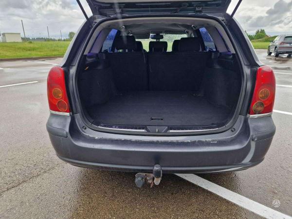 Grey Toyota Avensis 2006 in Panevezys, with an engine capacity of 2.23 L and mileage of 342 thousand km for 1500 €, photo 9 on AUTOMOTO.COM.LV