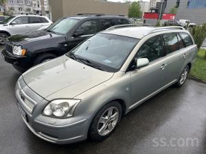 Pelēks Toyota Avensis 2006 Rīga, ar dzinēja tilpumu 2.20 L un nobraukumu 180 tūkst. km par 650 €, foto  vietnē AUTOMOTO.COM.LV