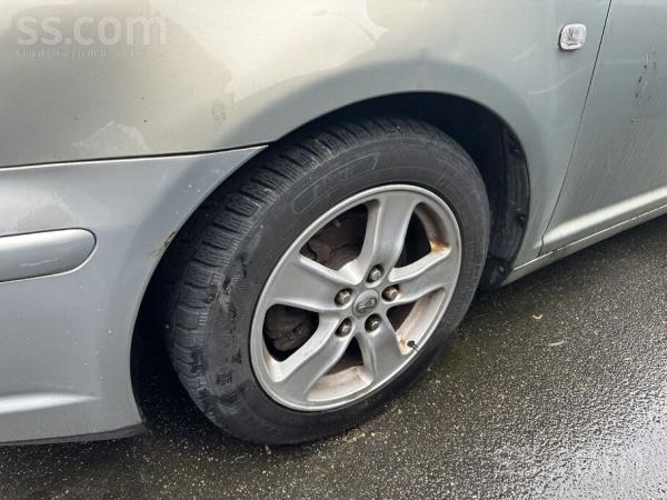 Pelēks Toyota Avensis 2006 Rīga, ar dzinēja tilpumu 2.20 L un nobraukumu 180 tūkst. km par 650 €, foto 7 vietnē AUTOMOTO.COM.LV