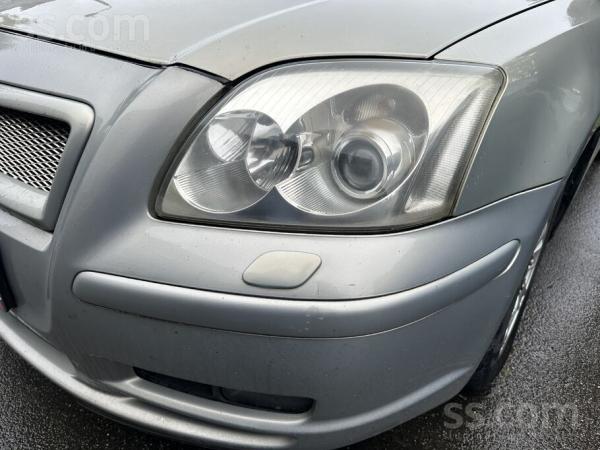 Pelēks Toyota Avensis 2006 Rīga, ar dzinēja tilpumu 2.20 L un nobraukumu 180 tūkst. km par 650 €, foto 9 vietnē AUTOMOTO.COM.LV