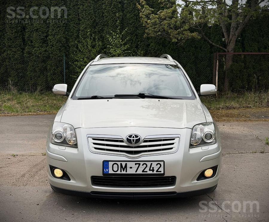 Серый Тойота Авенсис 2006 в Елгава, объемом двигателя 2.20 л и пробегом 247 тыс. км за 2899 €, фото 4 на AUTOMOTO.COM.LV