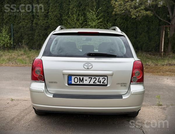 Grey Toyota Avensis 2006 in Jelgava, with an engine capacity of 2.20 L and mileage of 247 thousand km for 2899 €, photo 6 on AUTOMOTO.COM.LV