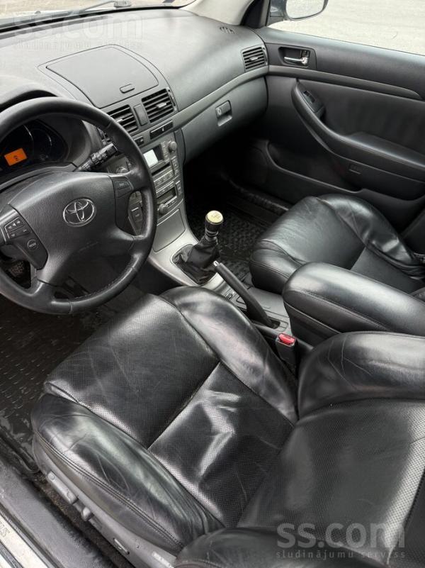 Grey Toyota Avensis 2006 in Dobele, with an engine capacity of 2.00 L and mileage of 0 thousand km for 1550 €, photo 5 on AUTOMOTO.COM.LV