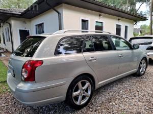 Grey Toyota Avensis 2006 in Riga, with an engine capacity of 2.20 L and mileage of 320 thousand km for 1470 €, photo 4 on AUTOMOTO.COM.LV