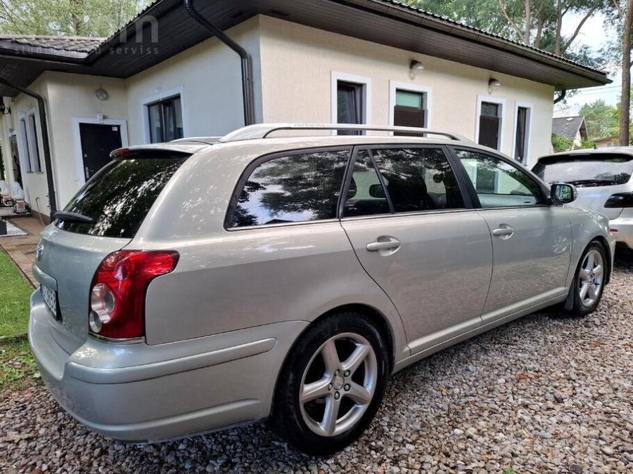 Grey Toyota Avensis 2006 in Riga, with an engine capacity of 2.20 L and mileage of 320 thousand km for 1470 €, photo 4 on AUTOMOTO.COM.LV