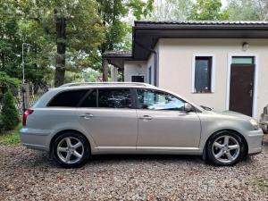 Grey Toyota Avensis 2006 in Riga, with an engine capacity of 2.20 L and mileage of 320 thousand km for 1470 €, photo 5 on AUTOMOTO.COM.LV